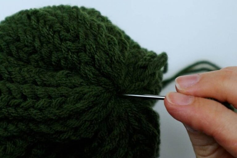 Easy Ribbed Loom Knit Beanie (Tutorial for Beginners!) | Marching North