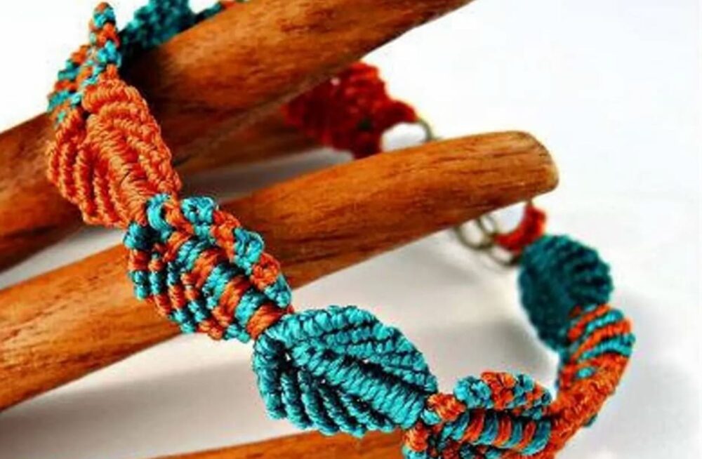 15 Best Micro Macrame Ideas: Cool Patterns & Easy Tutorials! | Marching ...
