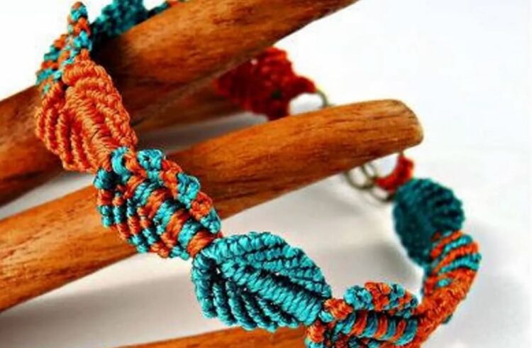 15 Best Micro Macrame Ideas: Cool Patterns & Easy Tutorials! | Marching ...