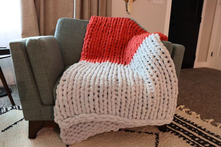 How to Finger Knit a Chunky Blanket Fast! (for Beginners) | Marching North