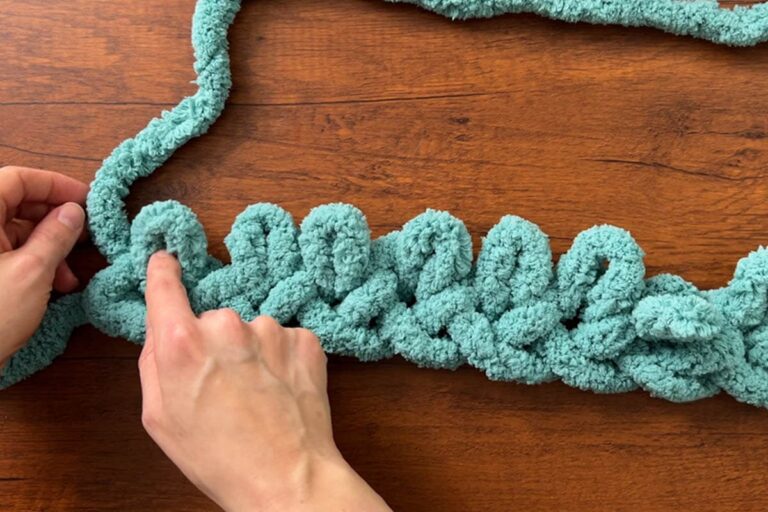 How to Finger Knit a Chunky Blanket Fast! (for Beginners) | Marching North