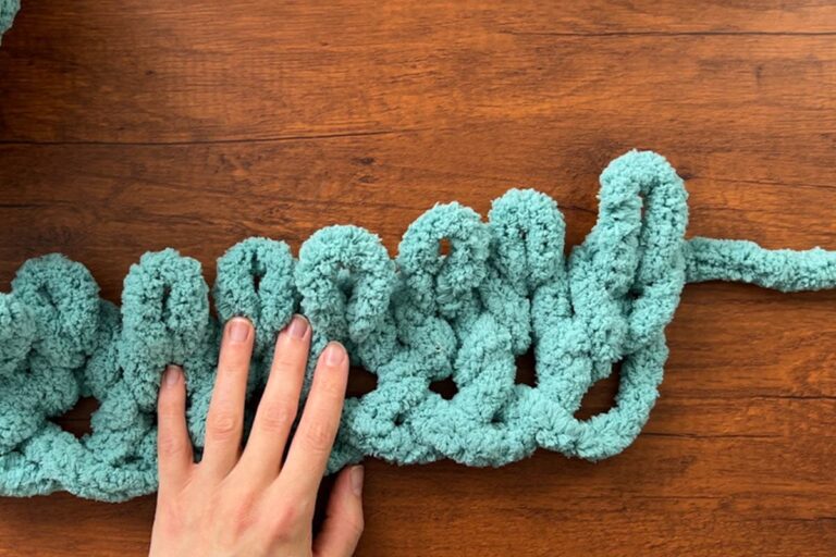 How to Finger Knit a Chunky Blanket Fast! (for Beginners) | Marching North