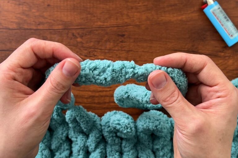 How to Finger Knit a Chunky Blanket Fast! (for Beginners) | Marching North