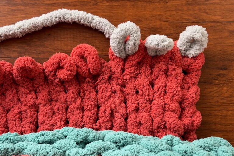 How to Finger Knit a Chunky Blanket Fast! (for Beginners) | Marching North