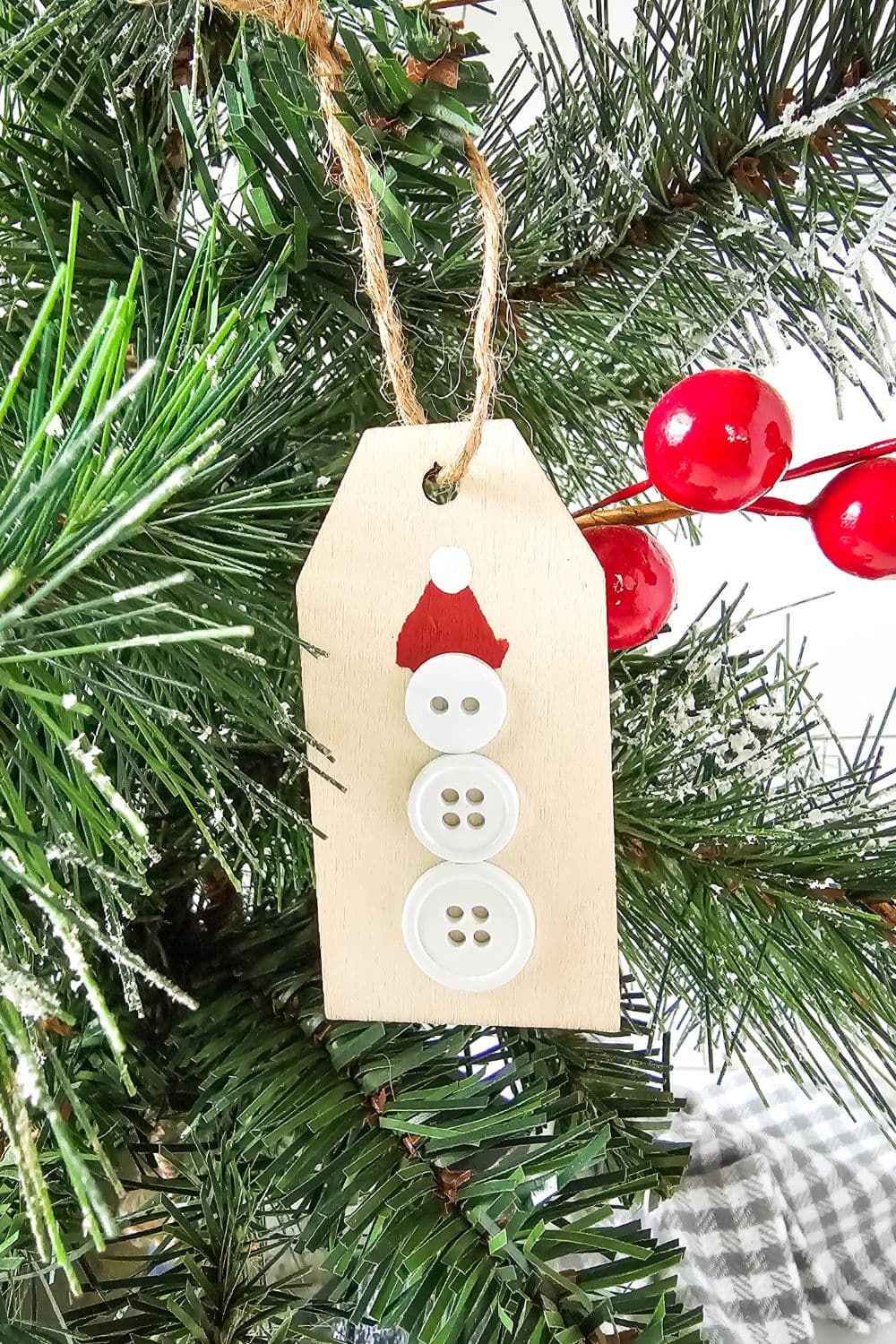 DIY Button Snowman Gift Tag Ornaments | Step-by-Step Tutorial ...