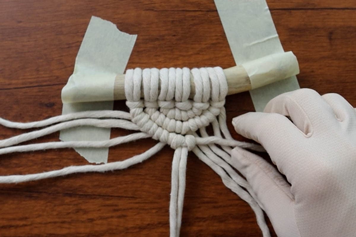 Macrame Half Circle Mini Wall Hanging | Free Pattern + Video! | Marching North