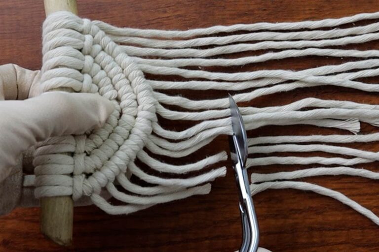 Macrame Half Circle Mini Wall Hanging | Free Pattern + Video ...
