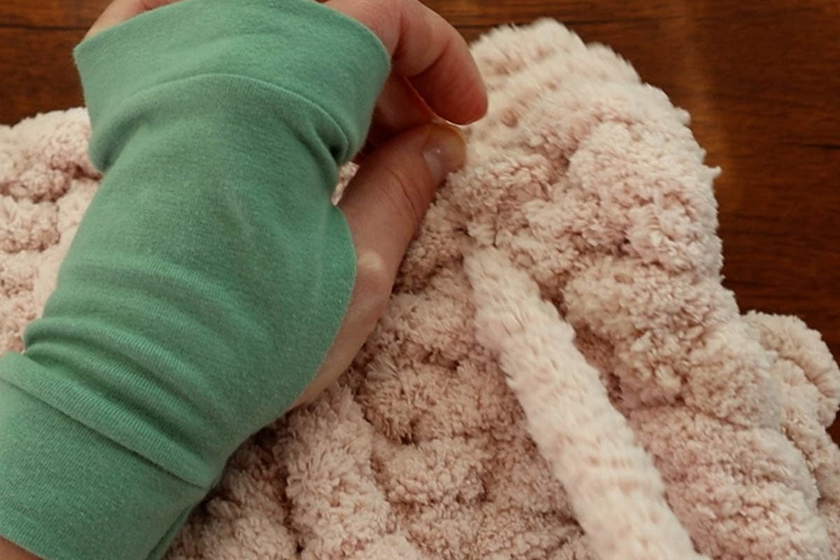 How to Hand Knit a Chunky Ribbed Blanket (Free Pattern & Video ...