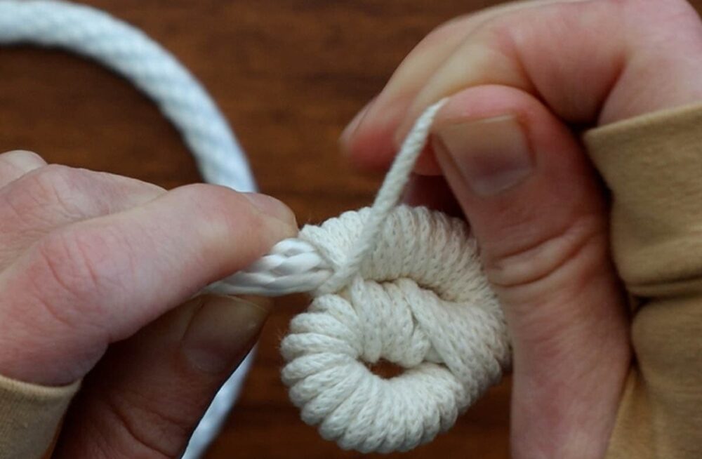 How to Make a Coiled Rope Basket (Easy DIY Tutorial for Beginners ...