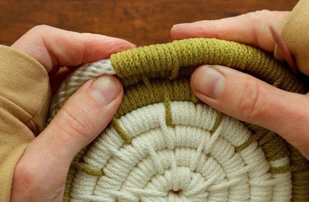How to Make a Coiled Rope Basket (Easy DIY Tutorial for Beginners ...